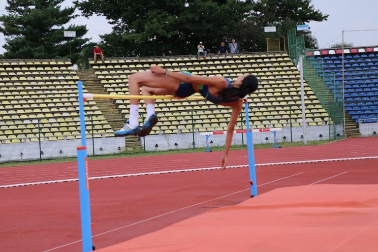 Atletism: Daniela Stanciu, a patra atletă româncă calificată la JO ...